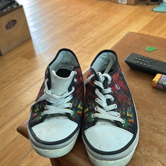 Shoes | Grateful Dead Sneakers Syf Logo On The Side Womens Size 9 Top ...